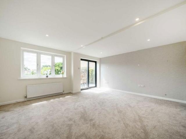 3 bedroom bungalow to rent