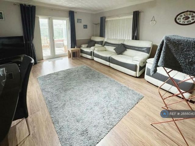 3 bedroom bungalow to rent