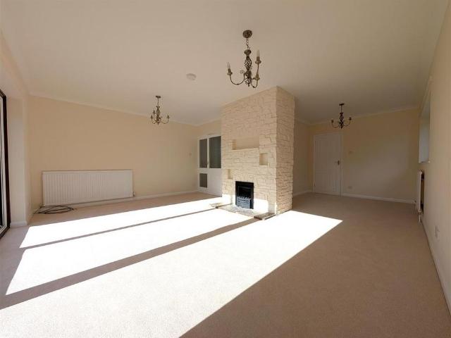 3 bedroom bungalow to rent