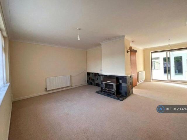 3 bedroom bungalow to rent