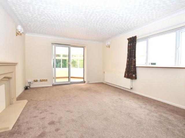 3 bedroom Bungalow To Rent