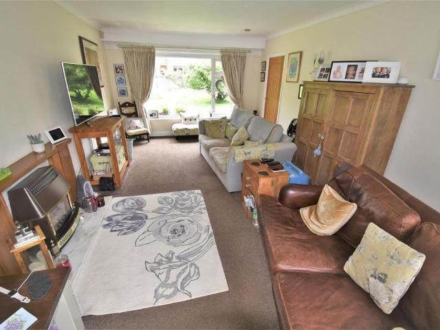 3 bedroom bungalow to rent