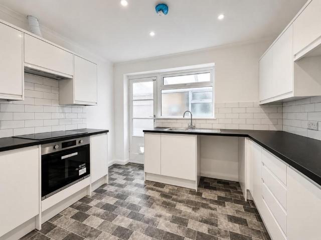 3 bedroom bungalow to rent