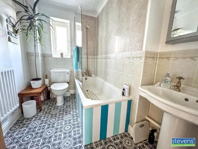 3 bedroom bungalow to rent