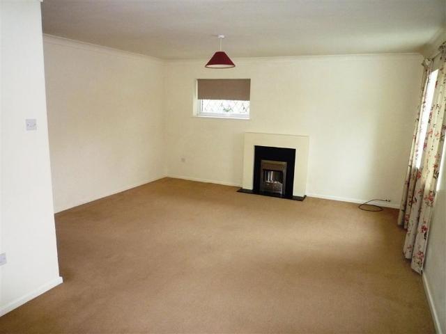 3 bedroom bungalow to rent