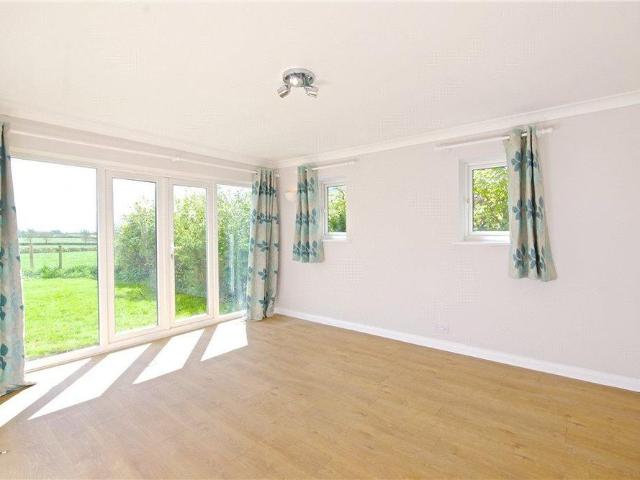 3 bedroom bungalow to rent