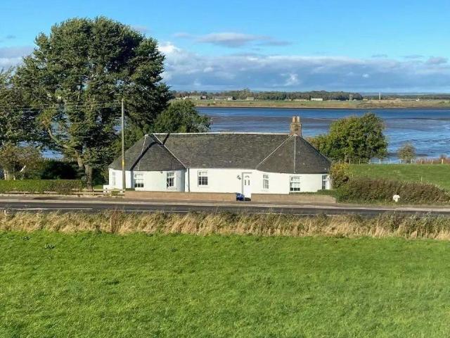 3 bedroom bungalow to rent