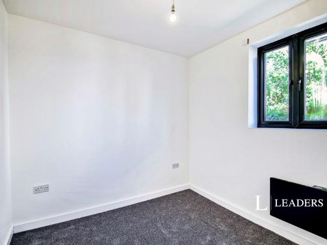 3 bedroom bungalow to rent Victoria Mews, Southend on Sea, Essex, SS2