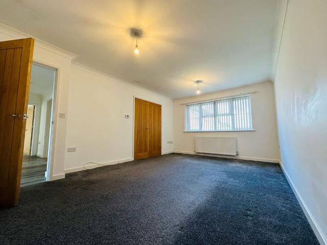 3 bedroom bungalow to rent Walmer Road, Lowestoft, Suffolk, NR33