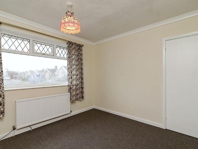 3 bedroom bungalow to rent Fern Avenue, Lowestoft, Suffolk, NR32