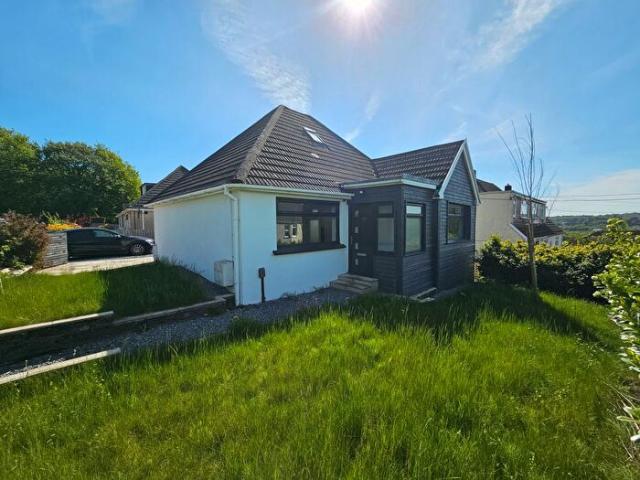 3 Bedroom Bungalow To Rent In Waun Road, Loughor, Swansea, SA4