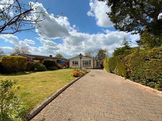 3 Bedroom Bungalow To Rent In Church Lane, Loughton, Loughton, Milton Keynes, MK5