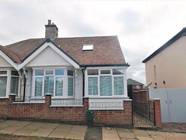 3 Bedroom Bungalow To Rent In Norton Road, Northampton, NN2