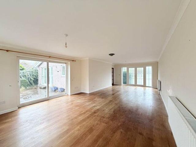 3 Bedroom Bungalow To Rent In Pontfaen, Crickhowell, NP8