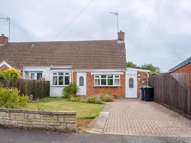 3 Bedroom Bungalow To Rent In Ryehill Close, Isham, NN14