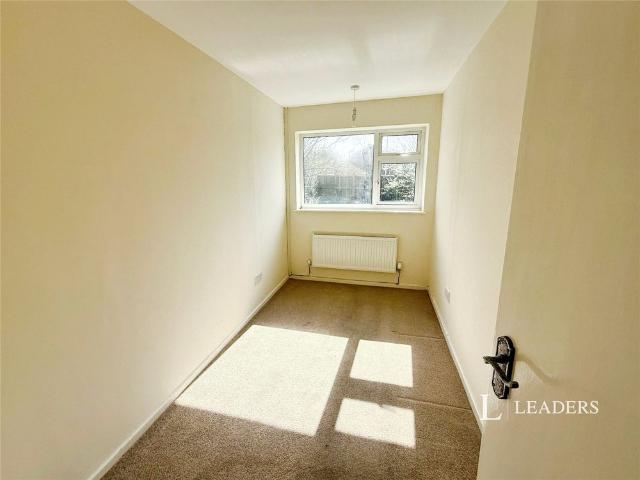 3 bedroom bungalow to rent Kentmere Close, Cheltenham, GL51
