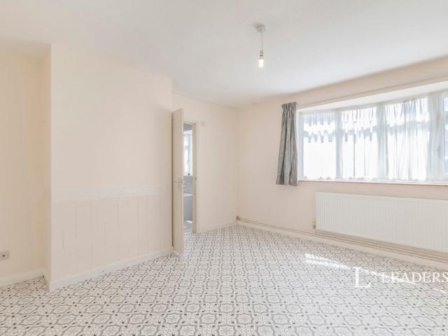 3 bedroom bungalow to rent Kilburn Avenue, Oadby, Leicester, Leicestershire, LE2