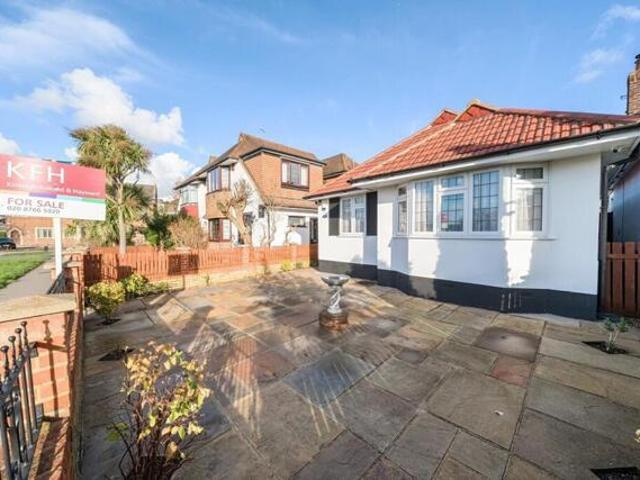 3 Bedroom Bungalow Thornton Heath Greater London 101675278