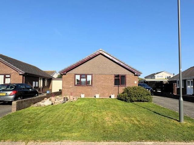 3 Bedroom Bungalow Tywyn Gwynedd LS100540725