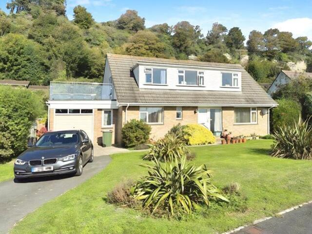 3 Bedroom Bungalow Ventnor Isle Of Wight LS100578874