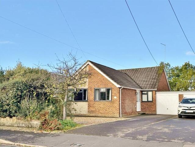 3 Bedroom Bungalow Verwood Dorset 100685267