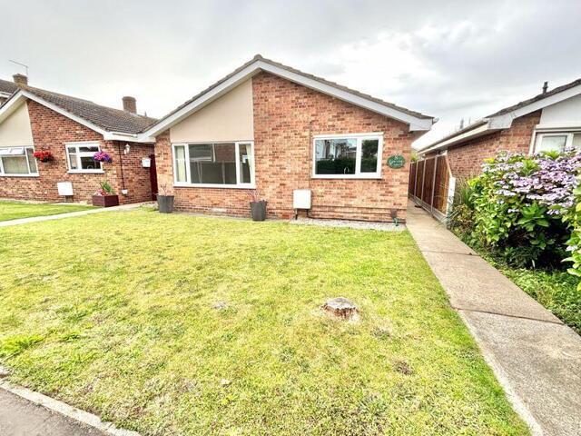 3 Bedroom Bungalow Yarmouth Isle Of Wight LS100456393
