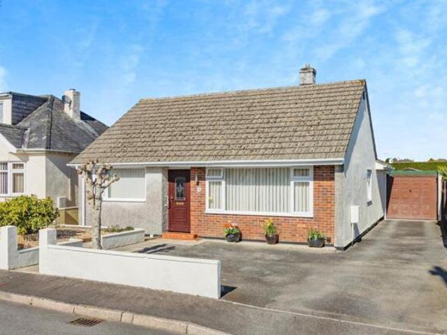 3 Bedroom Bungalow Yelverton Devon LS100503039