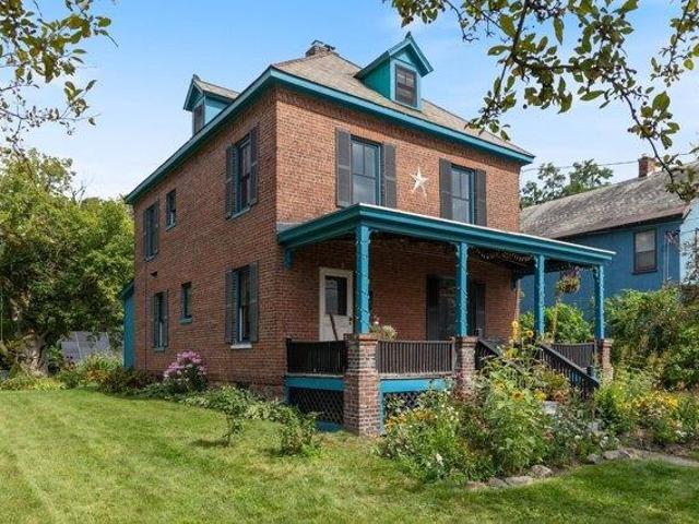 3 bedroom, Burlington VT 05401 105116006