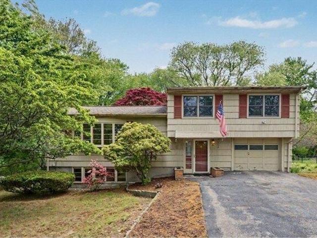 3 bedroom, Burlington MA 01803 102922697