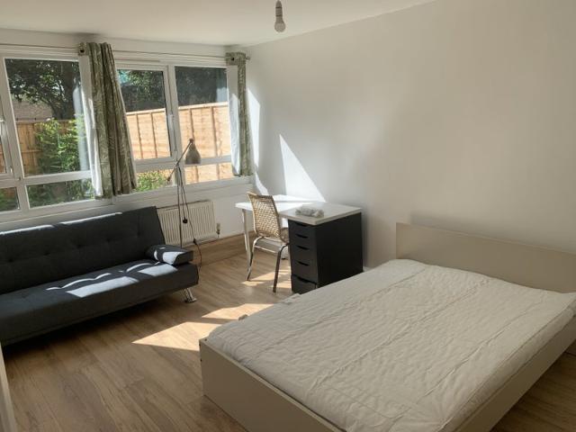 3 Bedroom Garden Flat Great Location W10 ZoNE2