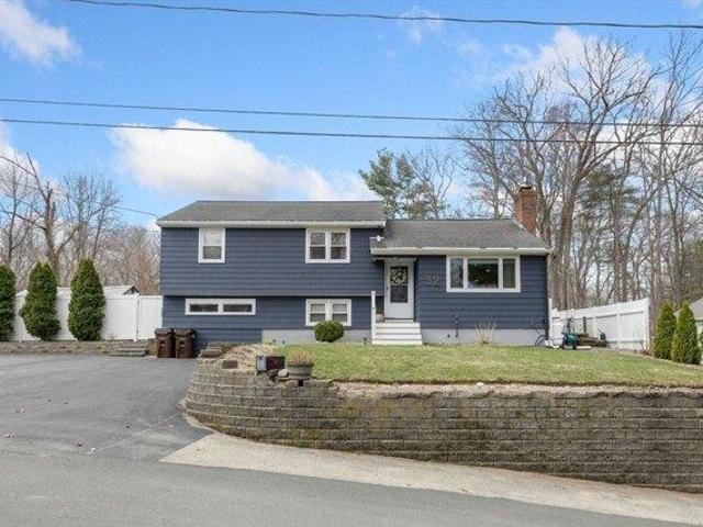 3 bedroom, Georgetown MA 01833 LS102670072