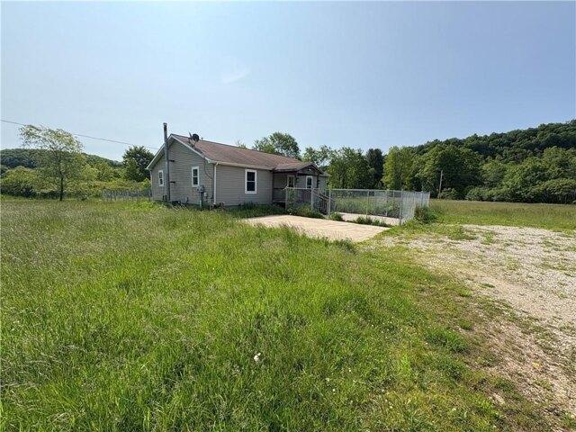 3 bedroom, Glen Campbell PA 15742 LS91799360