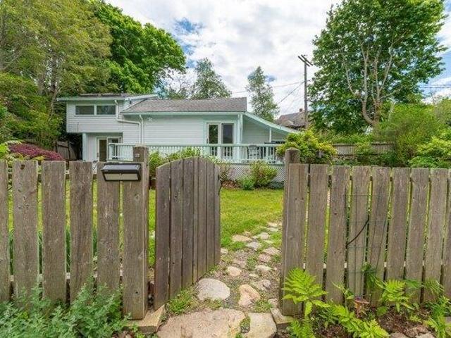 3 bedroom, Gloucester MA 01930 104649541
