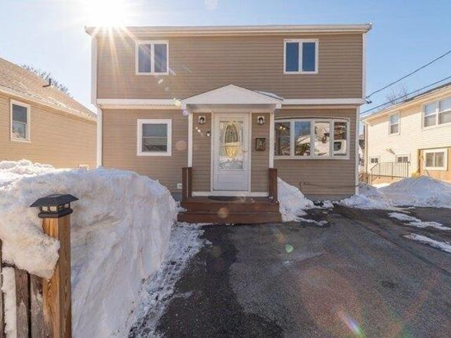3 bedroom, Gloucester MA 01930 LS102448149