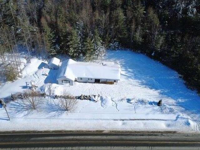 3 bedroom, Glover VT 05839 103128452