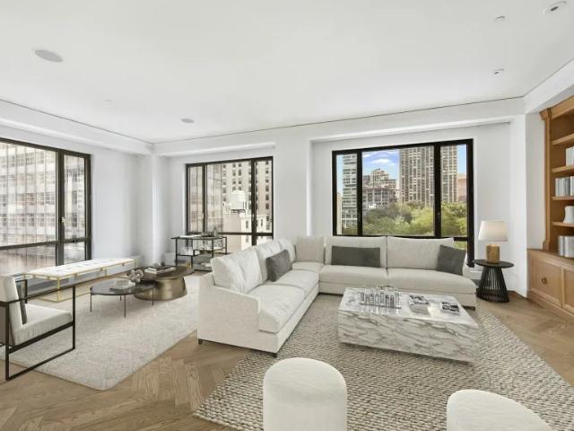3 bedroom, Gramercy Park NY LS98330454
