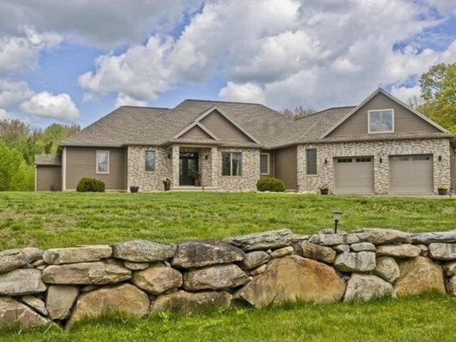 3 bedroom, Granby MA 01033 104994893