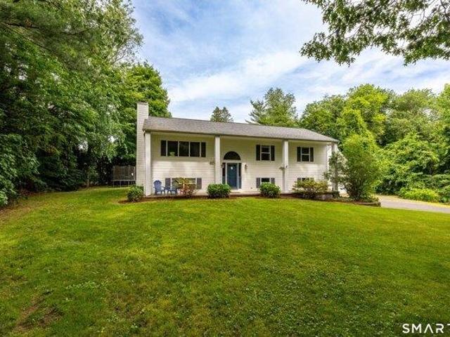 3 bedroom, Granby CT 06035 103930334