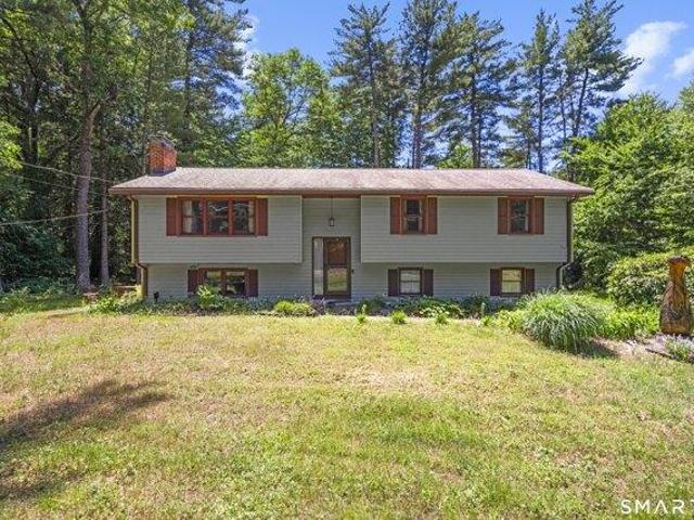 3 bedroom, Granby CT 06035 104568425