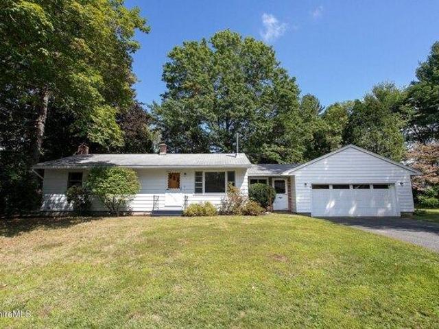 3 bedroom, Great Barrington MA 01230 LS102670235