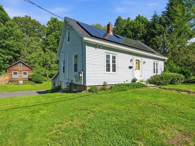 3 bedroom, Greenfield MA 01301 104077316