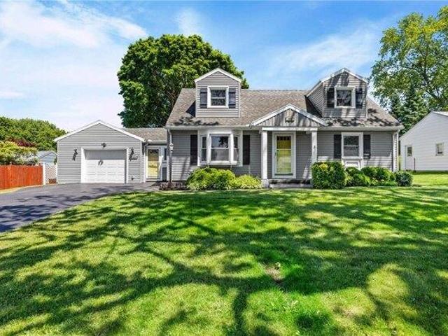 3 bedroom, Greece NY 14616 104922286