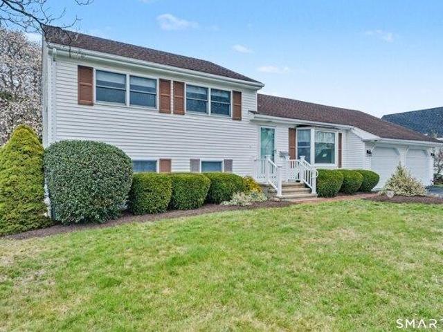 3 bedroom, Groton CT 06355 102475051