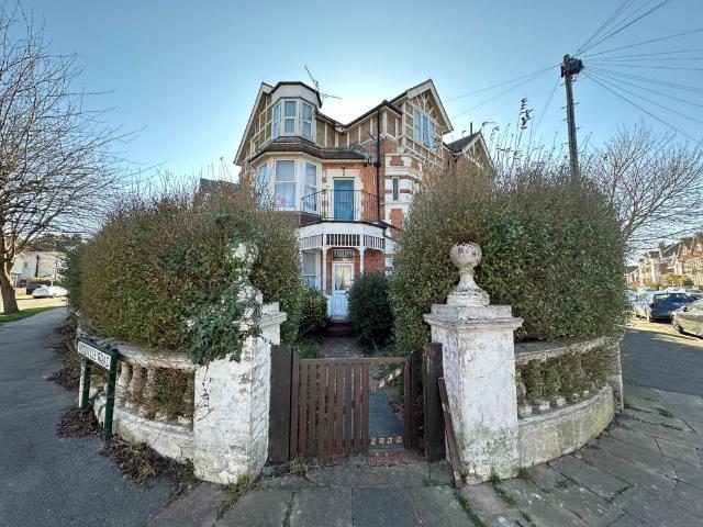 3 bedroom ground maisonette for sale