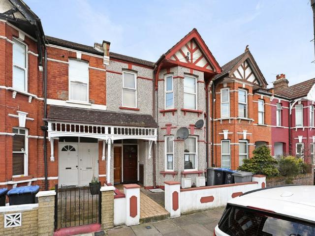 3 bedroom ground maisonette for sale