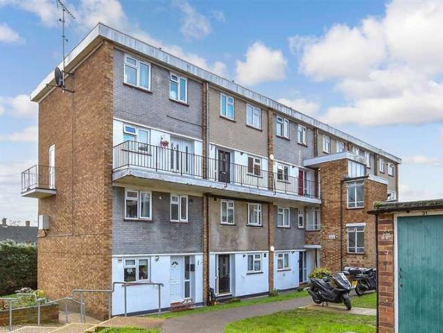 3 Bedroom Ground Maisonette Flat