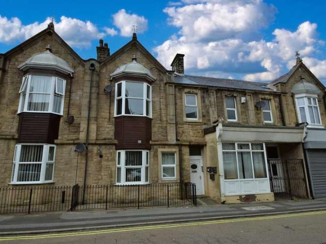 3 Bedroom Ground Maisonette Flat