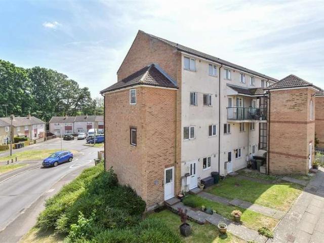 3 Bedroom Ground Maisonette Flat