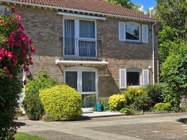 3 Bedroom Ground Flat