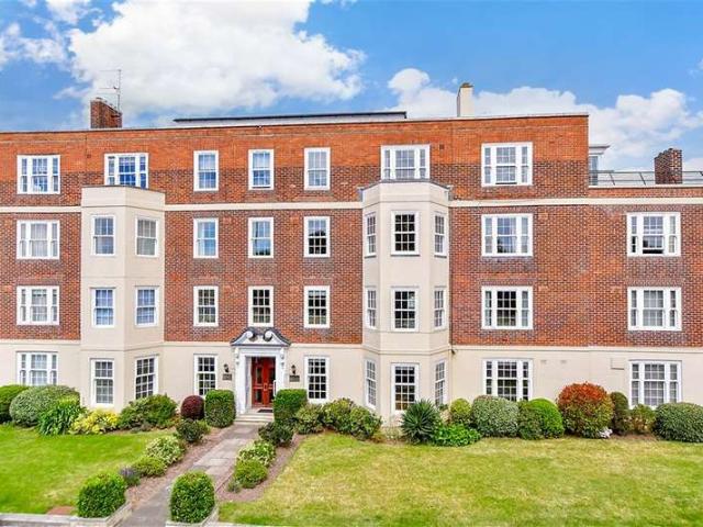 3 Bedroom Ground Flat